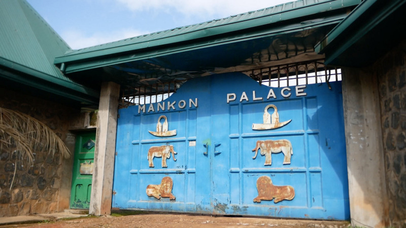 Visit in Mankon Fondom : Interview with Fon Angwafor IV Fru Asaah ...